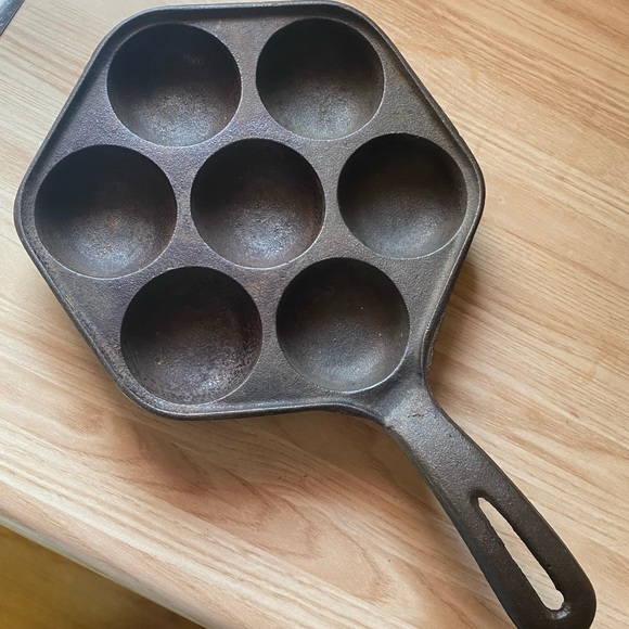 Kitchen | Vintage Taiwan Cast Iron Muffin Pan Made In Taiwan | Poshmark